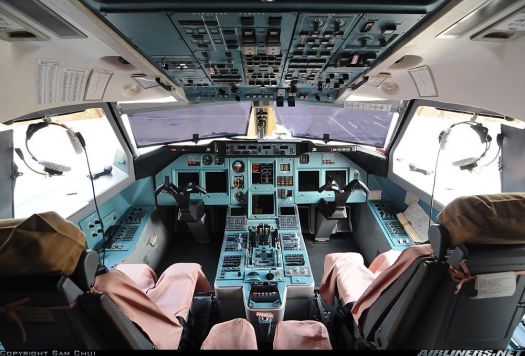 Tupolev TU – 204 – EL MUNDO DE LOS AVIONES COMERCIALES