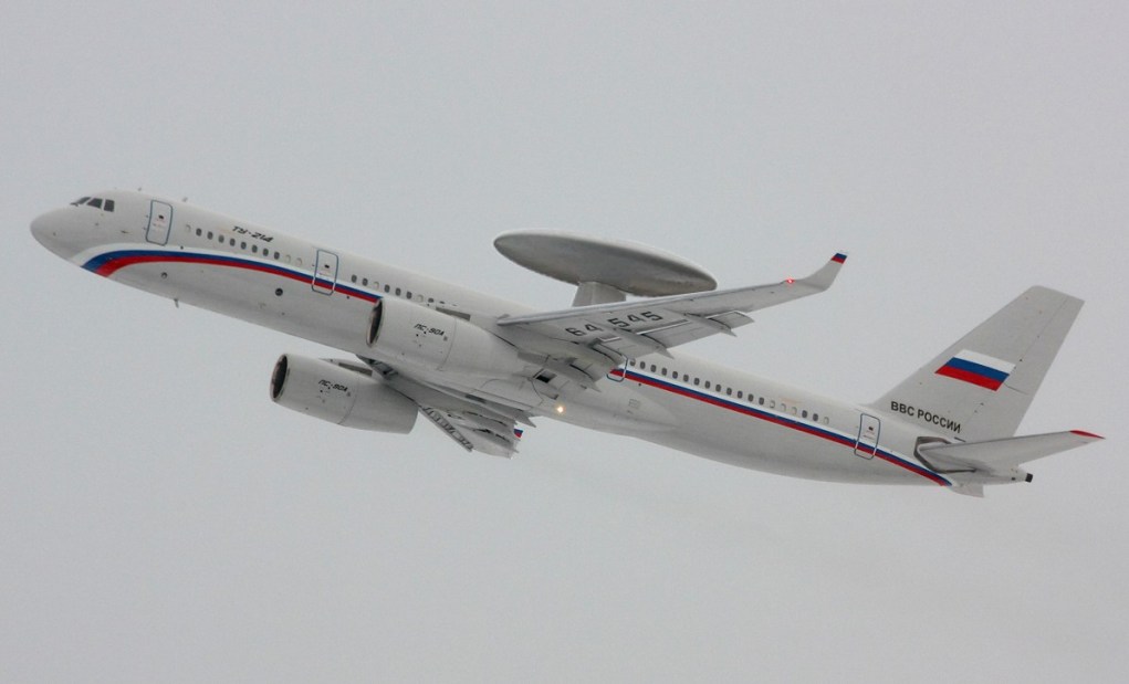 Tupolev TU – 204 – EL MUNDO DE LOS AVIONES COMERCIALES